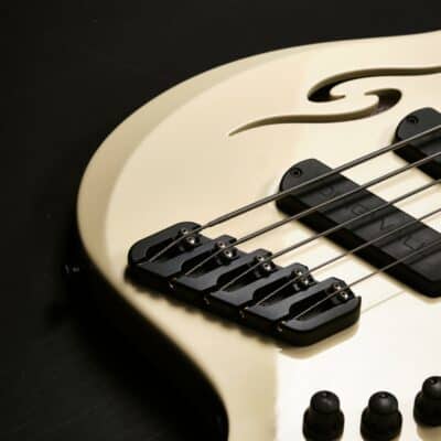 Pre-Owned Dingwall Afterburner II Creme | Bass Buddha