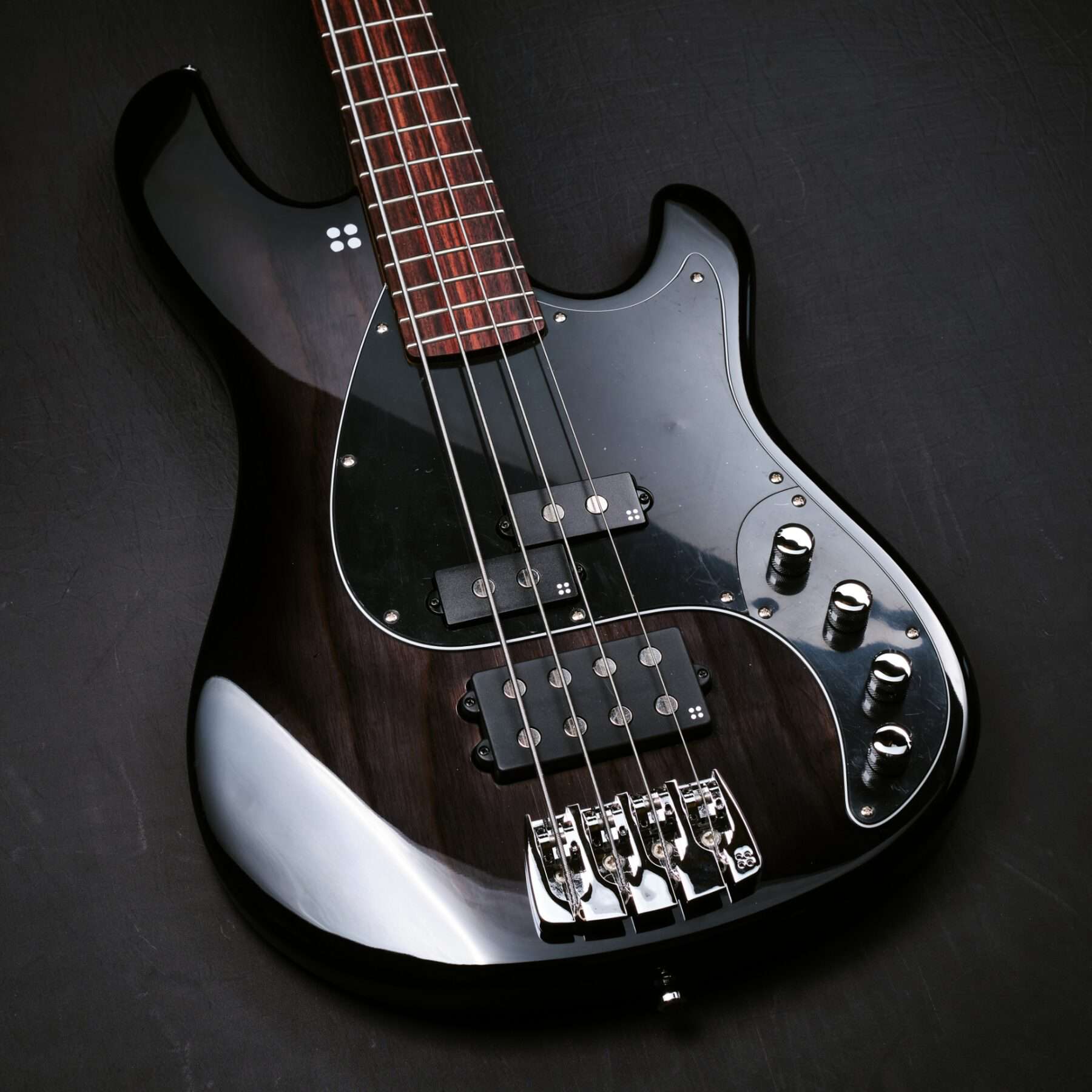 Sandberg VM4 Black Burst High Gloss Green Line