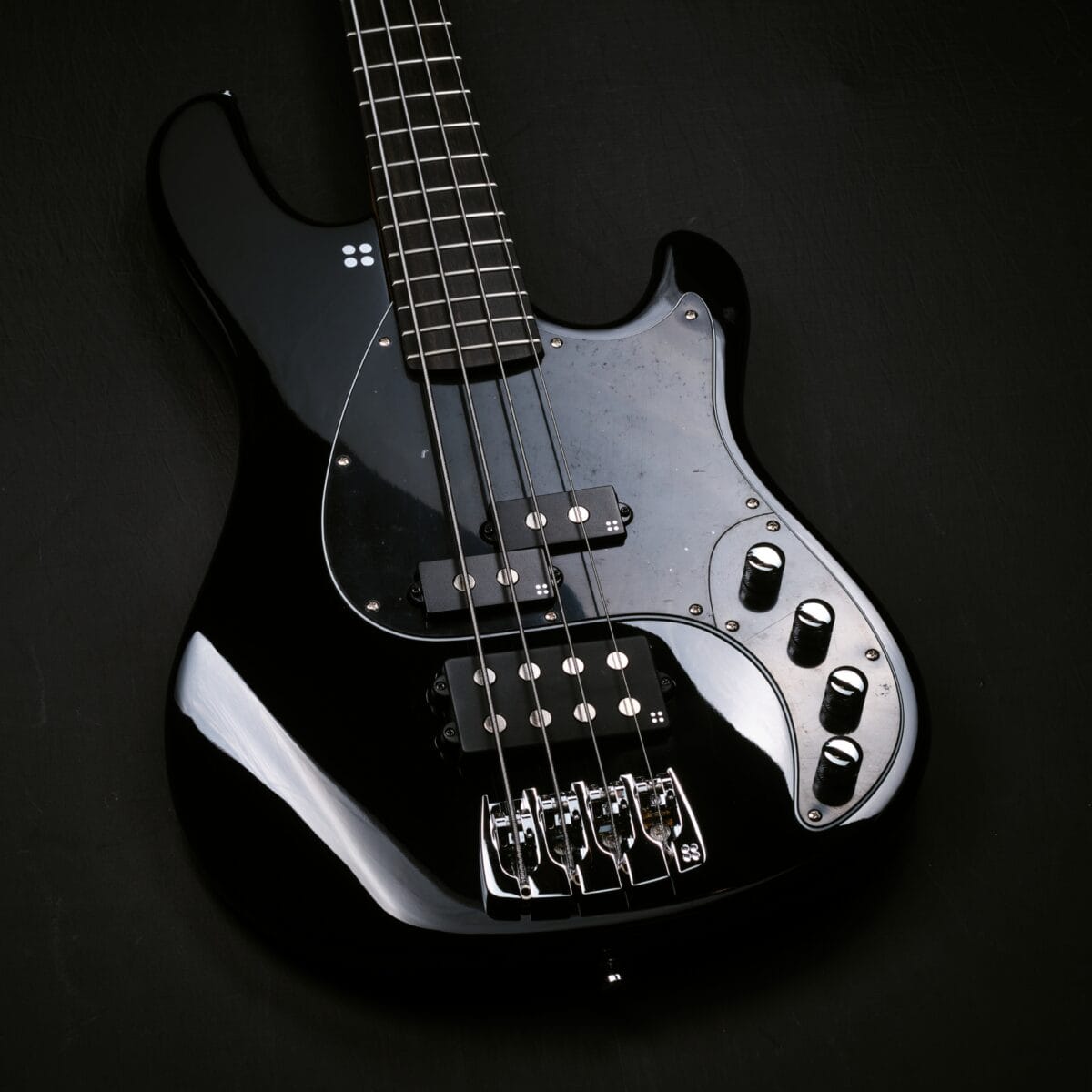 Sandberg California VM4 Black Soft Aged | Bass Buddha