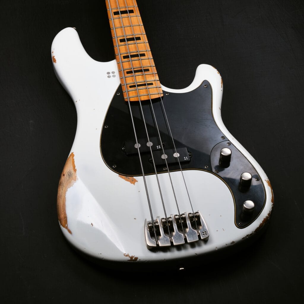 Sandberg California VS4 Virgin White Heavy Aged P-Bass